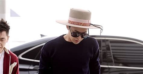 [t포토] 지드래곤 블랙구두와 롤업 스키니