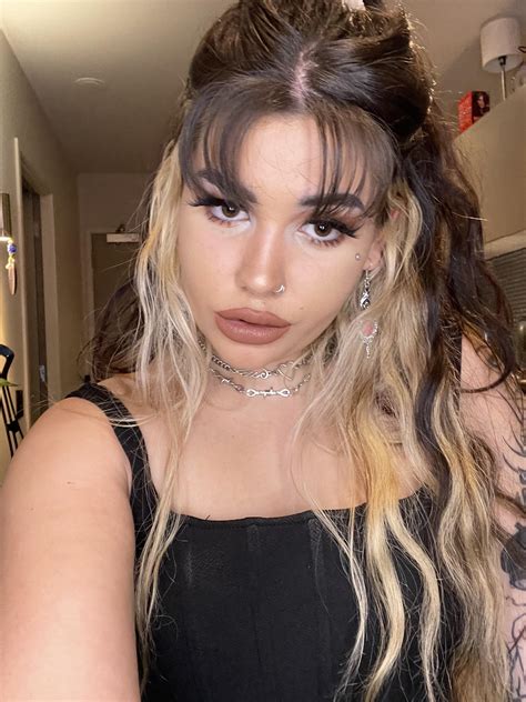Do You Like Alternative Girls Scrolller