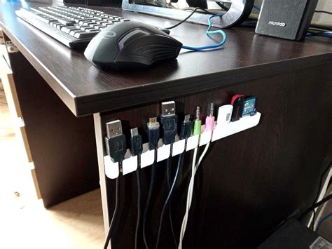 Държач за кабели - USB, HDMI, 3.5 жак, Флашка, Карта памет SD, MicroSD ...