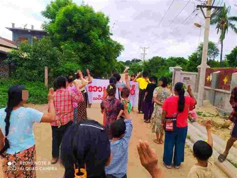 အားမာန်သစ် သပိတ်စစ်ကြောင်းက ဖက်ဆစ် စစ်တပ် တော်လှန်ရေး ဆန္ဒပြ Khit Thit Media