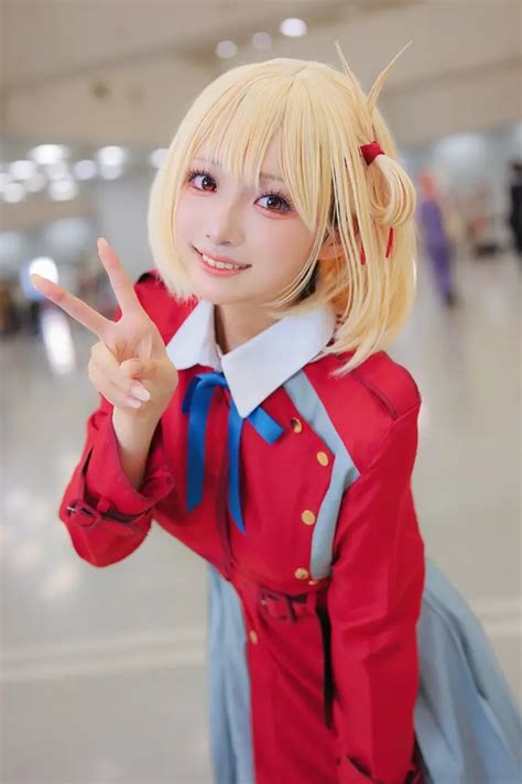コスプレイヤー小倉あずさ『リコリコ』錦木千束の3色重ね涙袋とメーク道具を公開【コスプレ図鑑】 スポニチ Sponichi Annex 芸能
