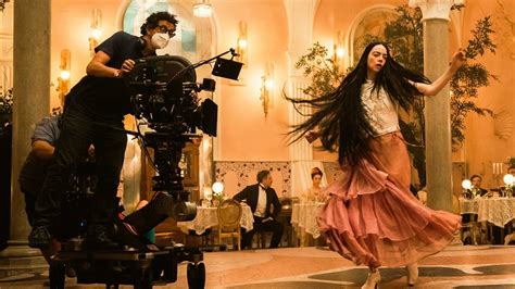 Emma Stone S Weird Dance In Poor Things Isn T Even The Most Wild Yorgos