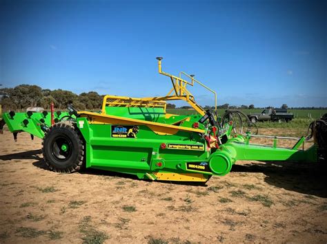Grader Bucket Hire Ian Perry Earthmoving