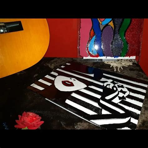 کمدا قیمت و خرید تابلو ویترای رنگ مشکی و سفید و قرمز سایز 3022