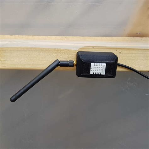 Temperature And Humidity Using Esp32 Dht22 Mqtt Mysql Php 7 Steps