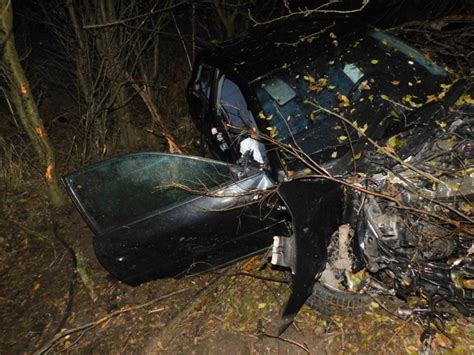 Среднощен инцидент Пиян младеж катастрофира на пътя Враца Криводол