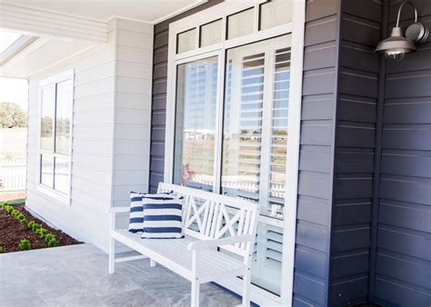 Classic Rusticated Smooth 200 Horizontal Cladding Weathertex