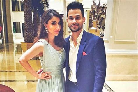 Artis Bollywood Yang Tinggal Serumah Sebelum Menikah