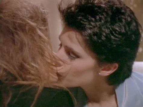 Landon Hall Nua Em The Escort I Landon Hall Nua Em The Escort I