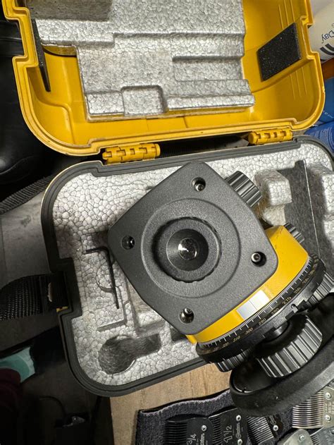 Topcon At B4a 24x Automatic Level Used In Good Condition The Topcon At B Series Sets A New Stan