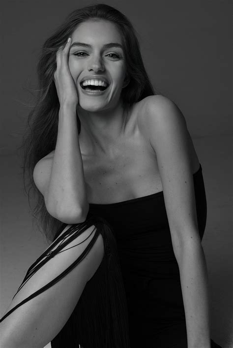 Oleksandra Model Agent Group