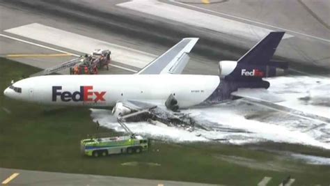 Fedex Cargo Plane Makes Emergency Landing