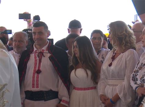 Ținuta Inedită Pentru Care Au Optat George Simion și Ilinca Munteanu La Nuntă Rochia Miresei I