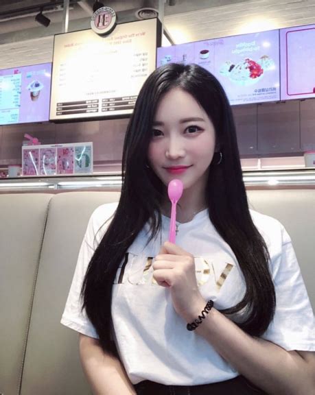 프로듀스48 출신 김현아 Bj데뷔 이후 알려진 과감한 방송 수준 포스트쉐어