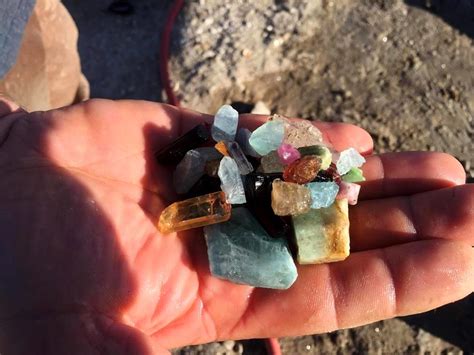 How To Find Crystals In Rocks