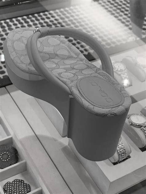 Pin By Isabelle Mullings On Shoes Swag Shoes Girly Shoes Pretty Shoes