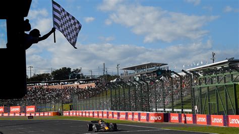 What Does Each F1 Flag Mean Guide To All Ten Formula 1 Flags Motor