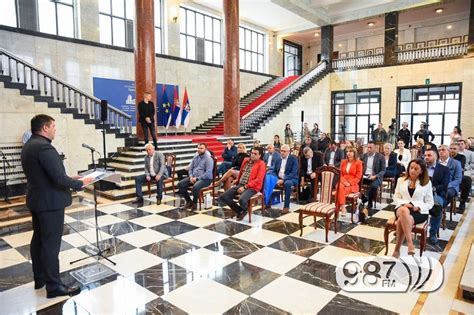 АПАТИНУ 4 9 МИЛИОНА ЗА ПРОЈЕКАТ ФЕКАЛНЕ КАНАЛИЗАЦИЈЕ У СВИЛОЈЕВУ Radio Dunav