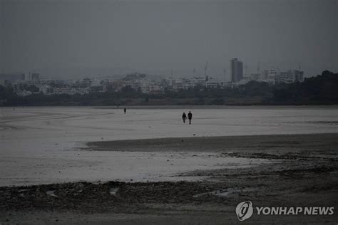 전쟁 피해서 왔다지중해 섬나라 키프로스에 이스라엘인 북적 연합뉴스