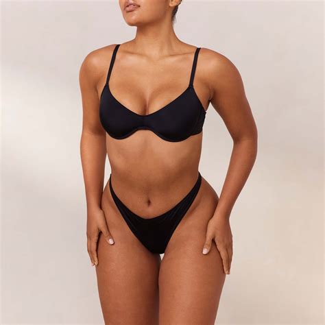 Barely There Plunge Bra Black