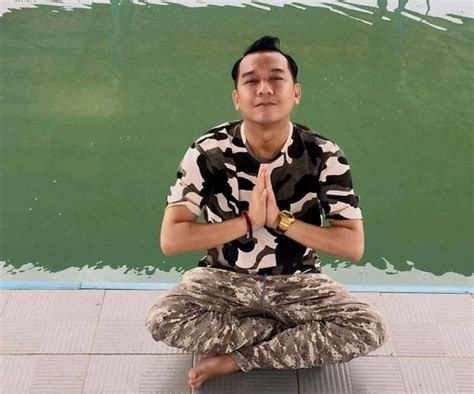 ပရိသတ်တွေမမြင်ဖူးသေးတဲ့ ကျောင်းတက်ဘွဲ့ယူခဲ့တဲ့ ငယ်ဘဝအမှတ်တရလေးတွေကို ထုတ်ဖော်ပြသလိုက်တဲ့ ဇော်ဇော