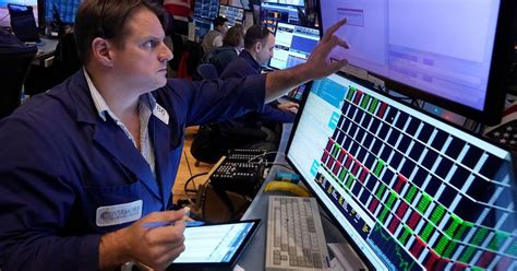 Dow Plunges More Than 1100 Points And Marked Its Longest Losing Streak
