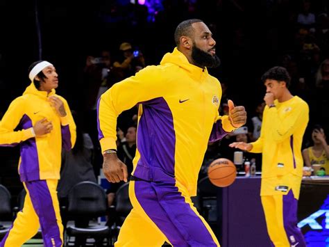 Broni Džejms Došao Da Gleda Lebrona Mondo