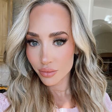 Danielle Daniellemillerfox10 • Threads Say More