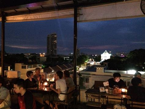 รูป แจ่มจันทร์ บาร์ แอนด์ บิสโทร