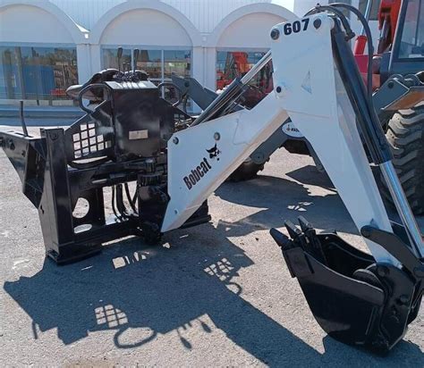 Bobcat 709 811 8709 607 905b Backhoe Attachment For Ctls Ssls Equipment Wiki