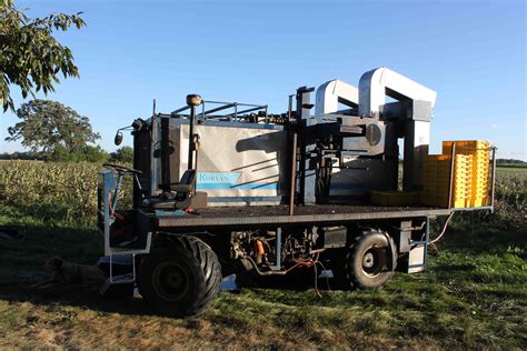 Korvan 8600 Harvester Used Blueberry Equipment