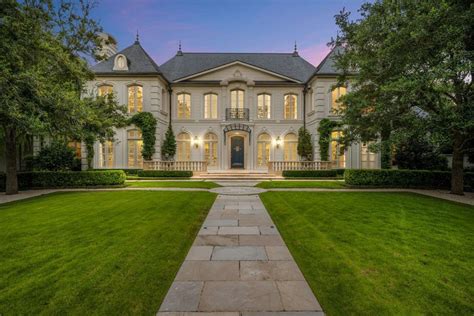 Houston Château Owned By Billionaire Heiress Sold In Record Sale
