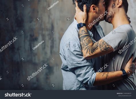 Mutual Kissing Images Stock Photos Vectors Shutterstock