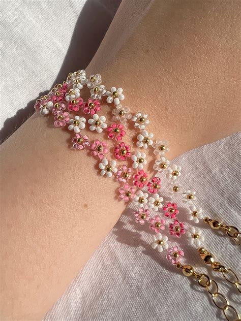 Beaded Flower Bracelet 18k Gold Plated Clasp Handmade Bracelet Zig Zag