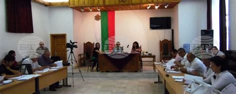 Общинският съвет в Котел ще обсъди проекти за фотоволтаици и поемане на дълг на извънредно