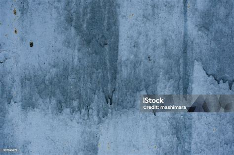 페인트와 녹의 많은 레이어와 녹슨 빈티지 회색 철 벽 배경 텍스처 0명에 대한 스톡 사진 및 기타 이미지 0명 갈색 강철 Istock