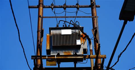 How Does A Traditional Overhead Line Fault Passage Indicator Work — Safegrid