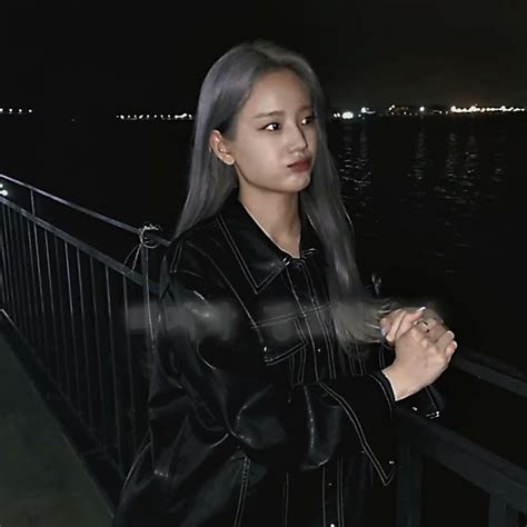 다들 싫어하는 요일 있어요 저는 일요일이 싫어요 왜나면 자고일어나면 학교를 가야하거든요 그래도 괜찮아요 Youtube