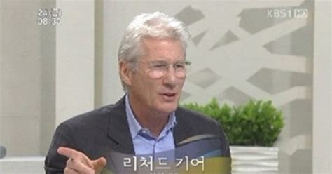 리처드 기어 34세 연하 부인 득남 세 번째 결혼 결혼식 4개월 만에 임신 소식