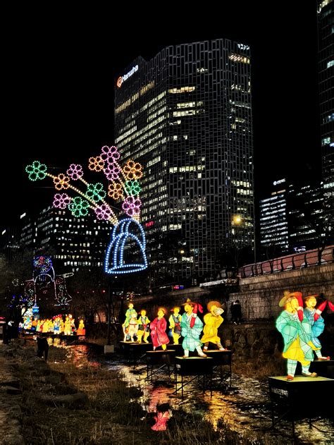 Cheonggyecheon Stream Discover Nature And History Flowing Through The