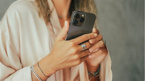 Apple Reverses Decision Shifts Position Of ‘end Call Button In Ios 17