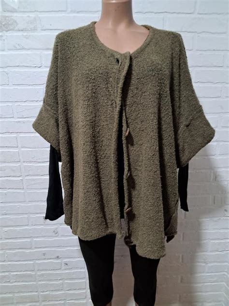 Жіноча незвичайна кофта кардиган — ціна 14 грн у каталозі Кардигани