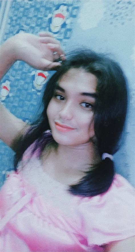 Quick Selfie Before Going To Bed~ Scrolller