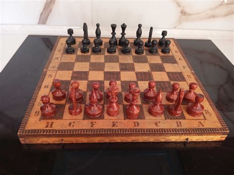 Шах с дървени фигури гр Бяла Слатина • Olx Bg