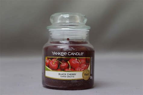 Yankee Candle Black Cherry Small 104g Stodels