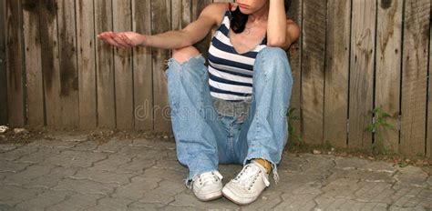 Mulher Do Pedinte Foto De Stock Imagem De Aborrecimento 800164