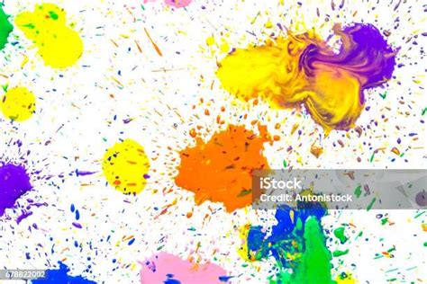 여러 가지 빛깔된의 수채화에 고립 된 흰색 배경 지우고 밝아진 다 색된 수채화 물감 페인트의 흰색 바탕에 삭제 합니다 다중 색상에 대한 스톡 사진 및 기타 이미지 Istock