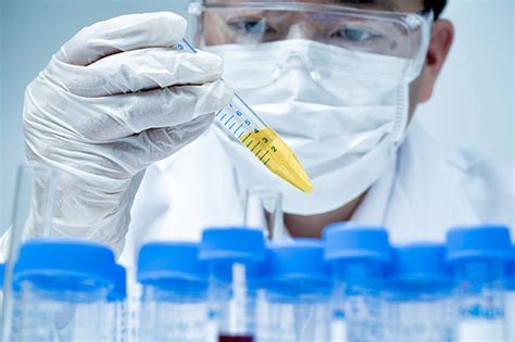 유토이미지 실험실의 남자 과학자