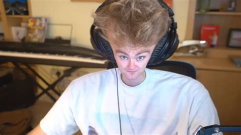 Tommyinit Is Cringe And Dream Bodied Tf Out Of Him Cuz He Was Talkin To His Mama On The Low Youtube