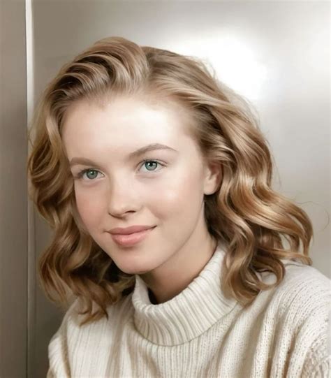Young Blonde Hair And Eyes Young Marilyn Marilyn Monroe Fringe Marilyn Monroe Daughter